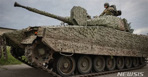 러시아 우크라서 스웨덴 장갑차 첫 노획