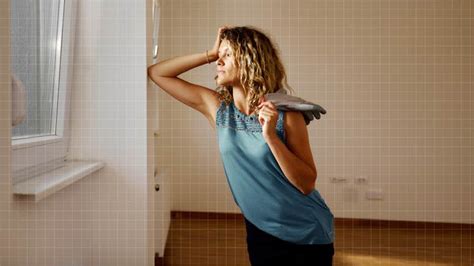 5 Subtle Signs You Might Be Paranoid Yourtango