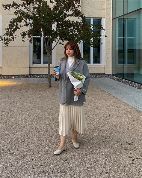 마리앙플러스 전 피드에 올라간 핸드메이드 코트🧥 그레이컬러♥☕️ 보기만 해도 따뜻한 컬러인데