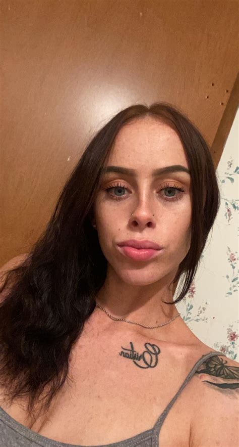 Say Hi If You Stopped Scrolling 😊 Rsfwnextdoorgirls