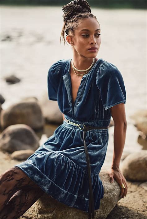 Anthropologies Viral Somerset Dress Is Available In New Fall Styles Shop Silk And Velvet