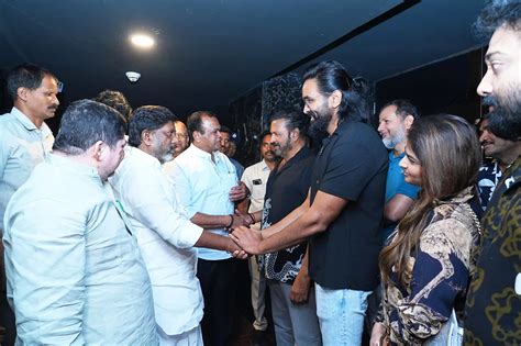 Kannappa డిప్యూటీ సీఎంతో మోహన్ బాబు మంచు విష్ణు కన్నప్ప స్పెషల్ షో ఫొటోలు