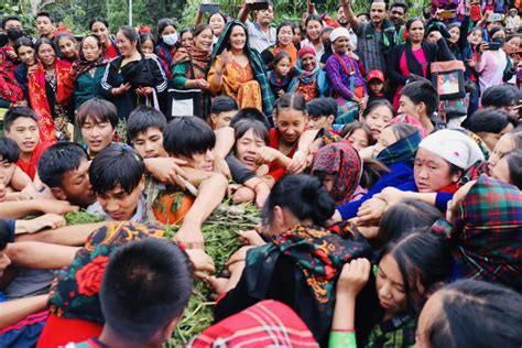 सकियो चार सय वर्ष पुरानो भदौरे सिस्नो खोस्ने पर्व Nepal Press