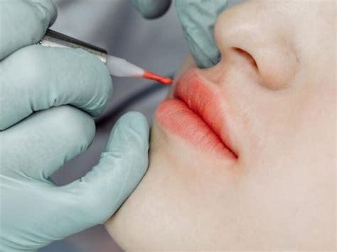 Sau Sinh Bao L U C Phun M I Cho Con B Phun M I C Kh Ng