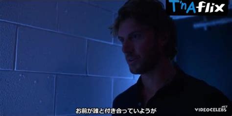 Sarah Shahi Butt Underwear Scene In Sex Life Tnaflix Com