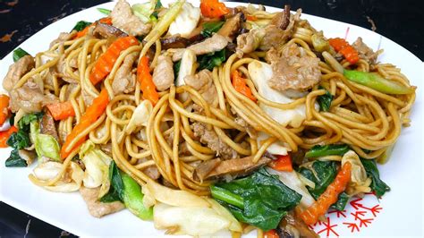 ผัดยากิโซบะ ตลาดนัด ผัดแบบนี้เส้นไม่ขาด ไม่เละ หมูนุ่มๆ อร่อยละมุน