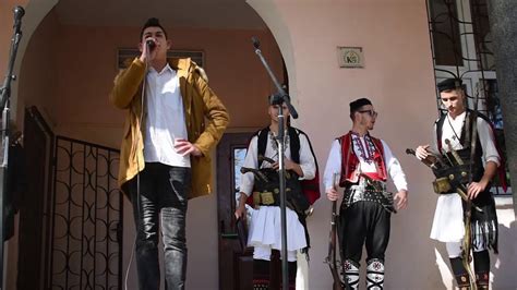 Ден на народните будители 01 11 2017г Национална хуманитарна гимназия „Св св Кирил и Методий