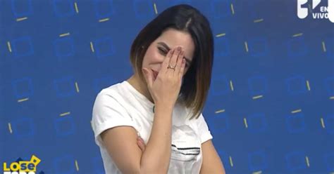 A Mafe Romero Presentadora De Lo Se Todo Se Le Salió Un Seno En