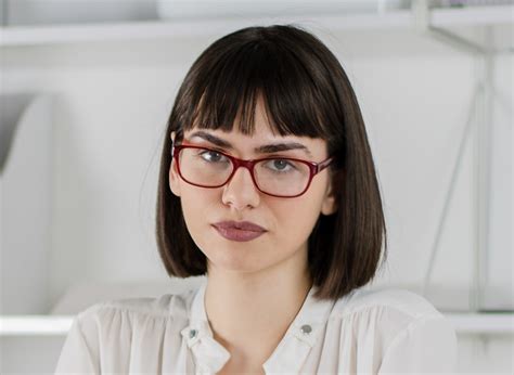 18 Ideal Bangs For Round Faces Wearing Glasses 2024 Trends