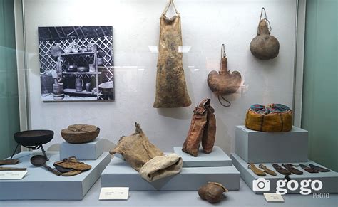 ФОТО Монголчуудын уламжлалт сав суулга үзэсгэлэнд 170 орчим бүтээлийг дэлгэлээ