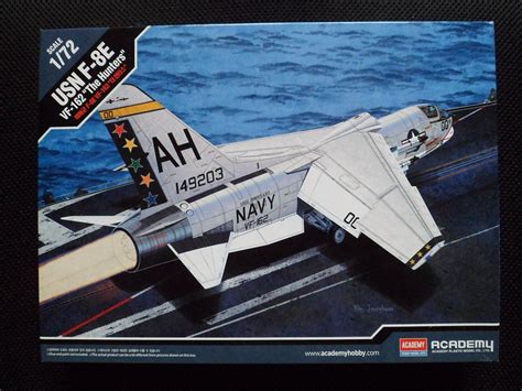[14ème Montage Chrono] Vought F 8e Crusader [academy]