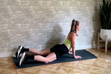Dynamic Flexibility Exercises 7 Moves To Warm Up Or Cool Down