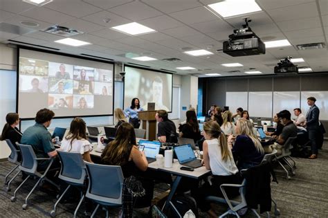 Julia Relova On Linkedin Opentowork Letsconnect 33 Comments