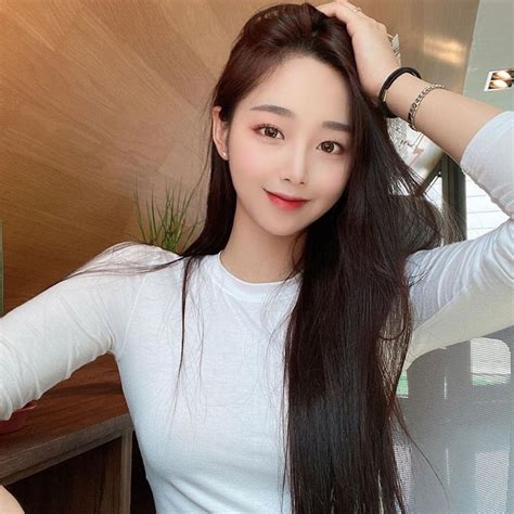 居家創意에 있는 핀 아름다운 소녀들 미용 패션