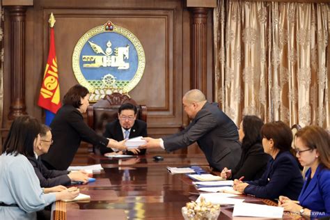 Хүний эрх эрх чөлөөний байдлын талаарх илтгэлийг өргөн мэдүүлэв