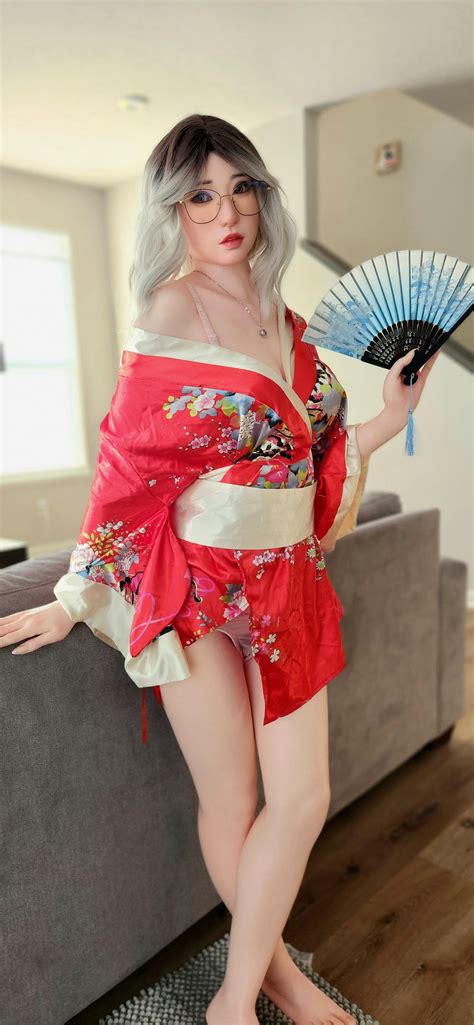 Pretty In Red R SexDolls