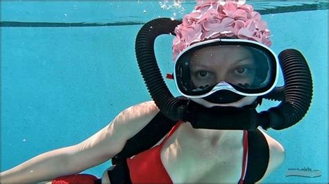 Pin By Bschubert On Rychl Ulo En In Scuba Girl Bathing Cap Diving