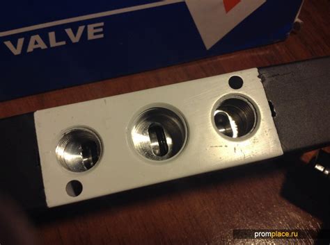 Пневмораспределитель пневматический электромагнитный клапан 5 2 12 Вольт