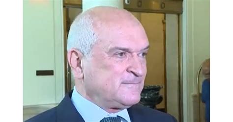 Димитър Главчев и министри ще говорят за пожарите в парламента