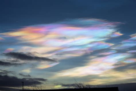 Iridescent Clouds Magic In The Air Cloud Iridescence Explained