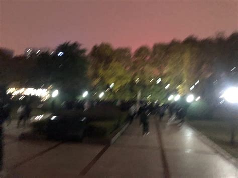 方舟子 On Twitter 【方老师，多有打扰您！中科大出现了抗议活动，就在大环境松绑的今天，起因是安徽各大高校提前放假的情况下，学校不