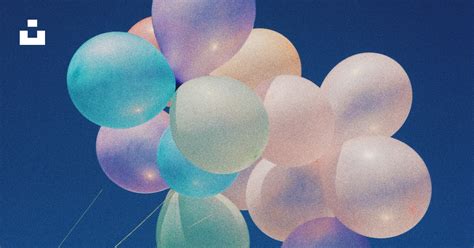 흰색 파란색 보라색 풍선 사진 Unsplash의 무료 카트만두 이미지