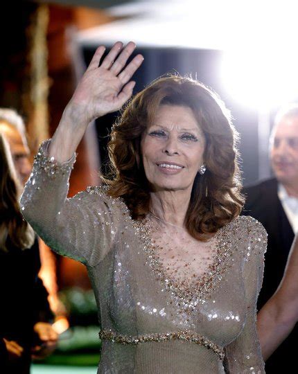 Фото 88 летней Софи Лорен поразили всех Возможны подтяжка лица и груди Metro