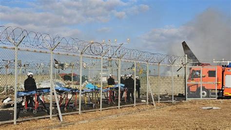 济州航空空难韩国宣布一连7天为全国哀悼日 最终确认179人罹难仅2人生还持续更新 星岛日报