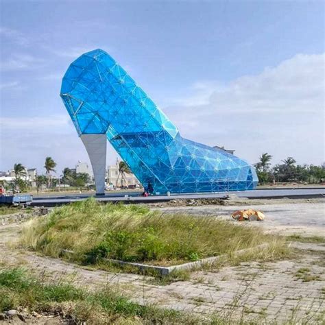 10 Unusual Wedding Chapels