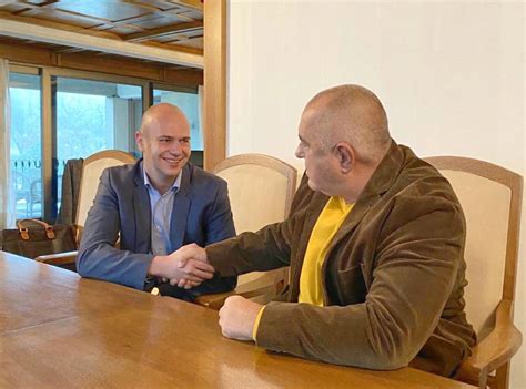 ГЕРБ регистрират листата за си за ОБЩИНСКИ СЪВЕТНИЦИ в Перник Това са хората на Бойко Борисов