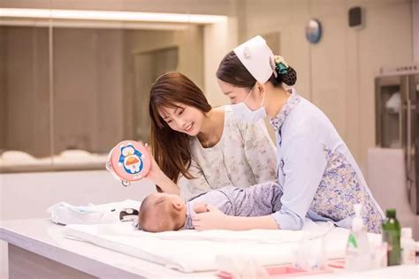 月子中心宝宝和妈妈分开吗 月子中心宝宝晚上跟谁睡 谁带孩子