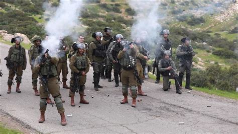 Израелските војници ранија 6 Палестинци на Западниот Брег