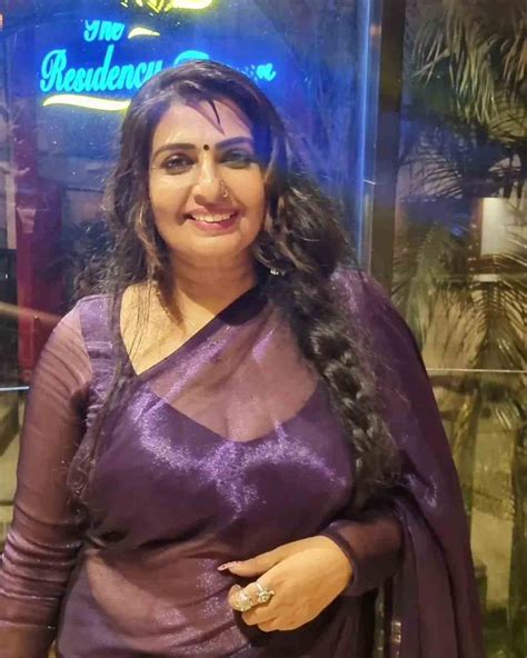 Mallu Serial Actress Maya Viswanath Spicy Cleavage And Navel Exposed In Transparent Saree