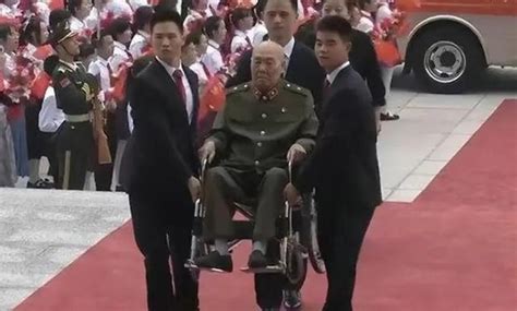 一戰殲敵400餘人，92歲被抬進人民大會堂，王占山的一生 每日頭條