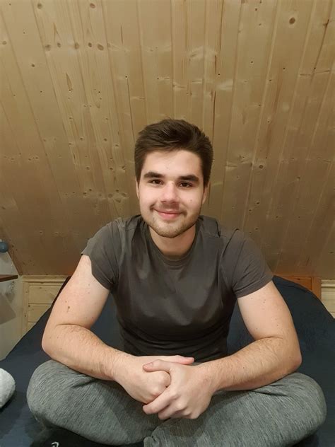 18m Kinda Hate My Looks Am I Ugly Scrolller