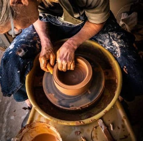 Potters Wheel History How Ancient Pottery Wheels Evolved