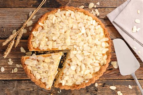 Siostra Anastazja dodaje do migdałowca nietypowy składnik Wystarczą łyżki