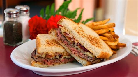 Carnation Cafe Dining And Restaurants Disneyland Park Disneyland Resort