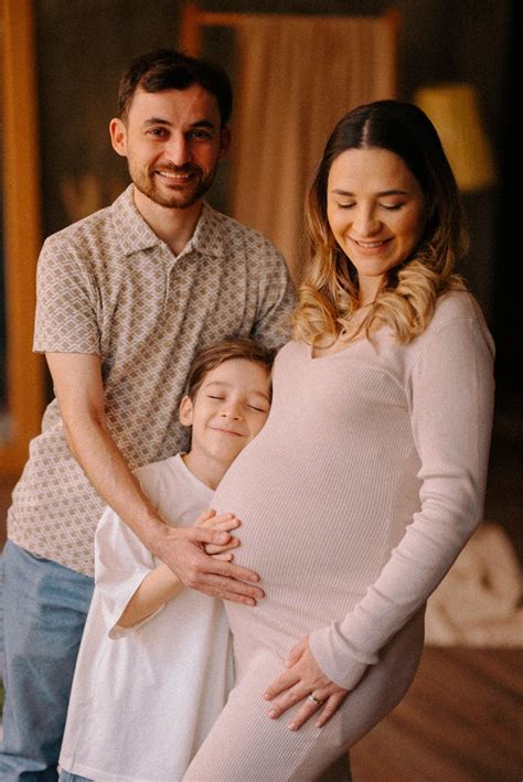 Pregnant Mom And Dad Photos Download The Best Free Pregnant Mom And