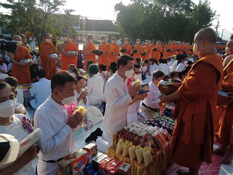 กาญจนบุรี ฉลอง192 ปี คน20 000ร่วมตักบาตรพระสงฆ์ 10 000 รูป ทีซีนิวส์สเตชั่น