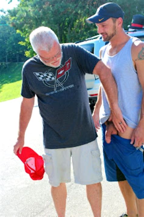 Naked Guys In Public Gifs Pics Photo BoyFriendTV