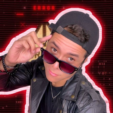 Joss Velez Jossvelezsnap Snapchat Stories Spotlight And Lenses