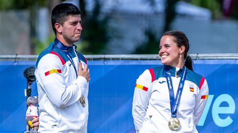 El Pontés Miguel Alvariño Y Elia Canales Oro En El Tiro Con Arco Mixto