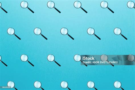 밝은 밝은 파란색 배경에 돋보기로 만든 트렌디 한 패턴 개념 정보 검색 화려한 종이 배경으로 최소한의 스타일 다채로운 사진 플랫 레이 최소한의 크리에이티브 컨셉 돋보기 광학