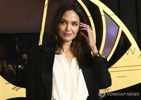 앤젤리나 졸리 패션디자이너 변신뉴욕에 아틀리에 졸리 오픈 앤젤리나 졸리 패션디자이너 변신뉴욕에 아틀리에 졸리 오픈