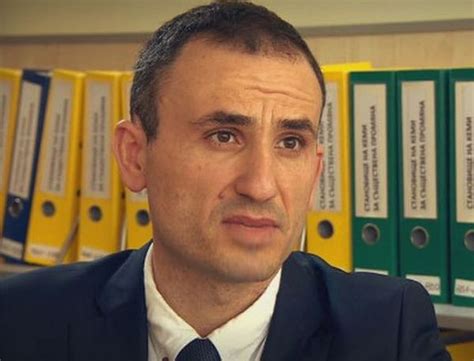 Доц Оскар ще сезира комисията за журналистическа етика заради публикации по негов адрес