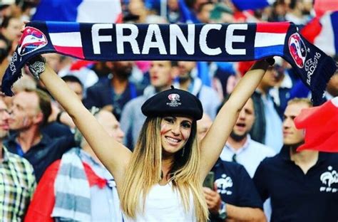 Привлекательные болельщицы из Франции Приколы юмор фото и видео приколы красивые девушки на