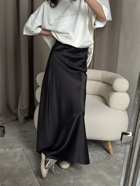 Купити Спідниця чорна Romanova