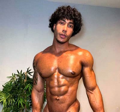 Himbo Harem Tumblr Com Tumbex