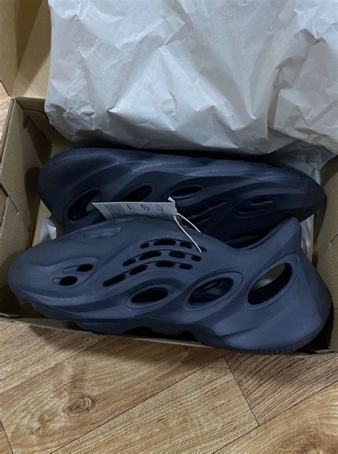 Yeezy Foam Rnnrs Onyx Vendito